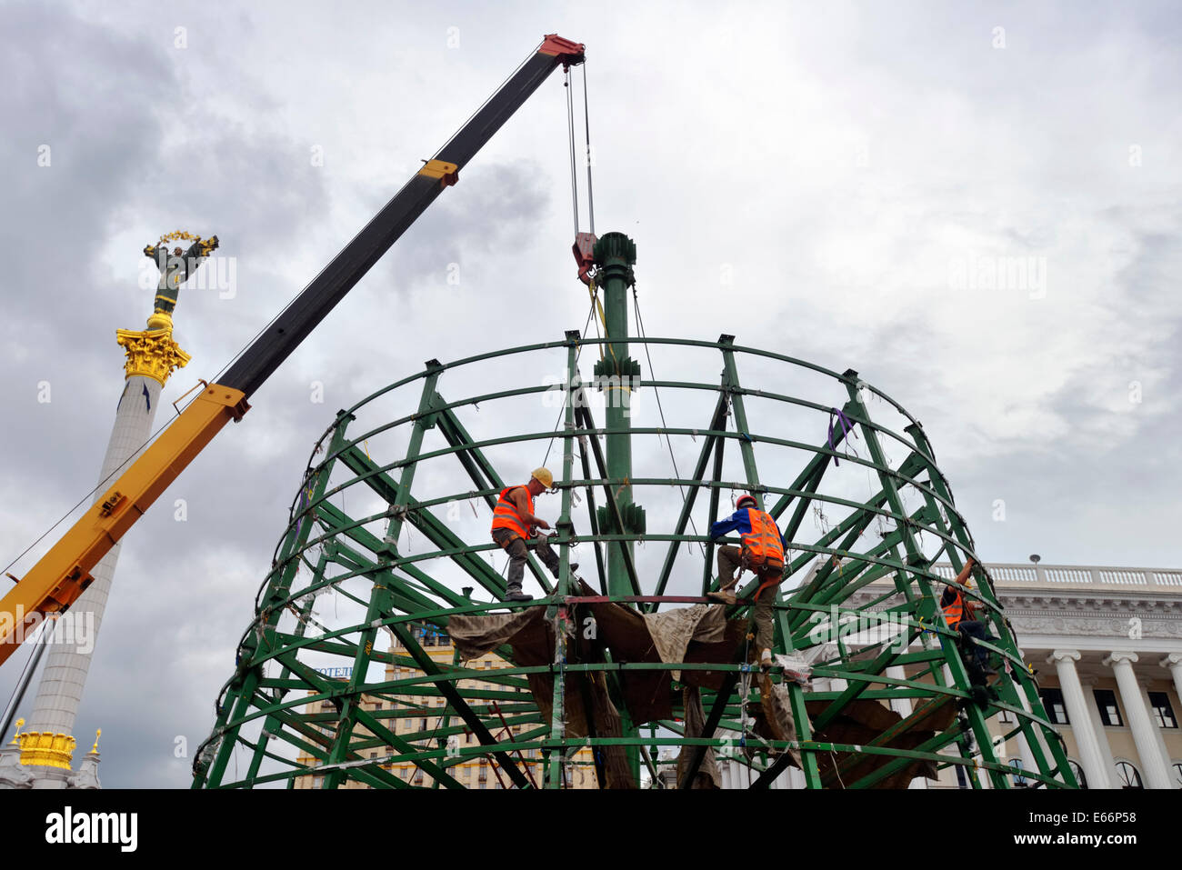 Kiev, Ucraina. 15 ago 2014. "Yolka' smantellato il Maidan di Kiev ...