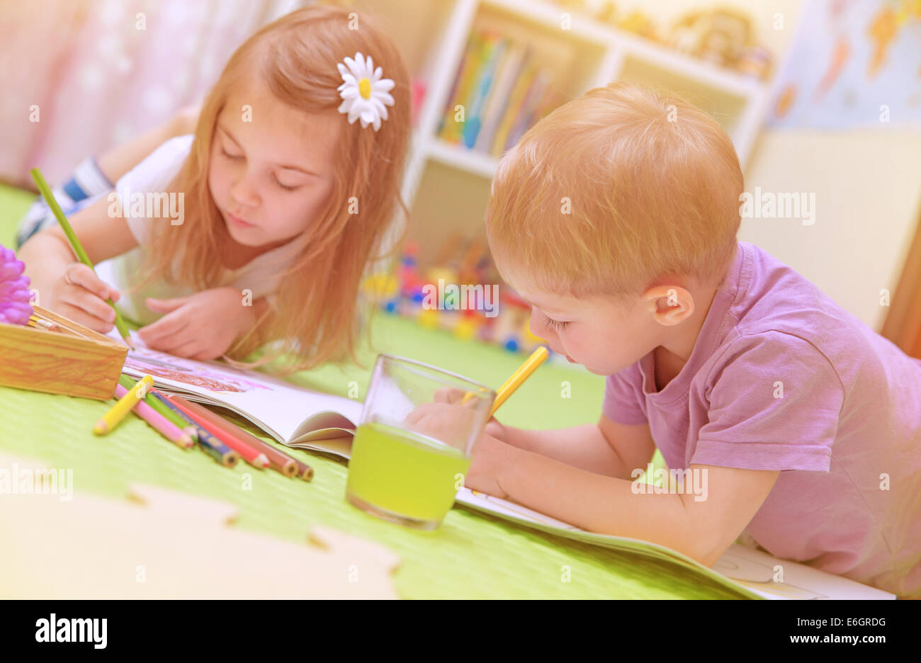 Disegno di scolari immagini e fotografie stock ad alta risoluzione - Alamy