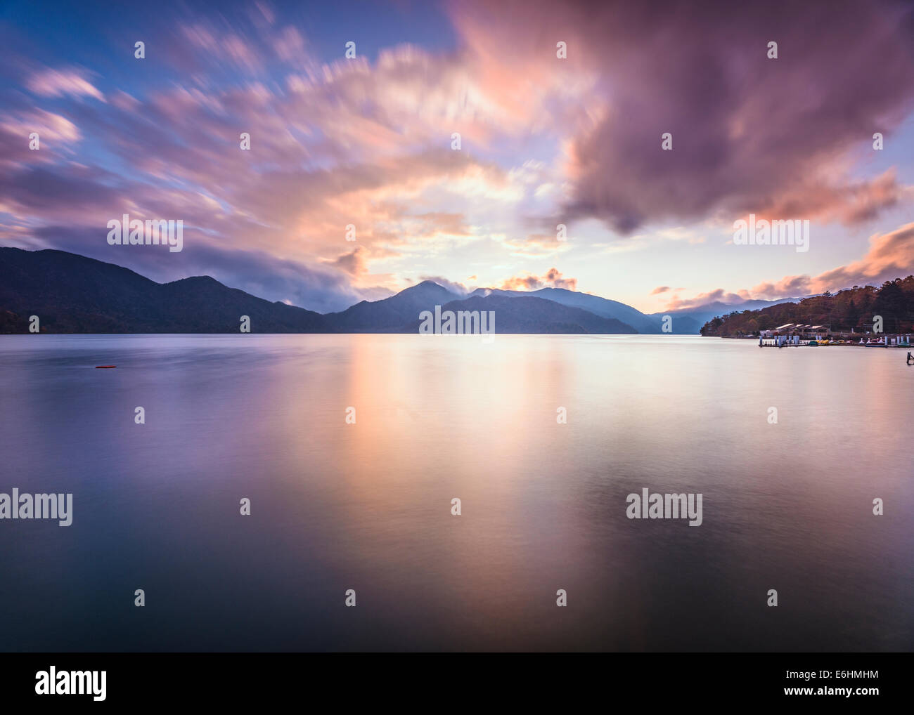 Lago lago lago lago scena immagini e fotografie stock ad alta ...