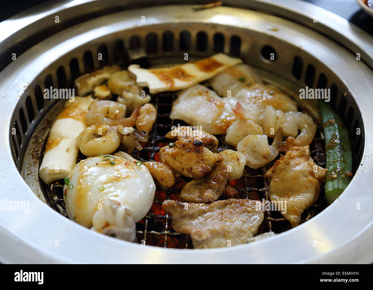 Korean bbq immagini e fotografie stock ad alta risoluzione - Alamy