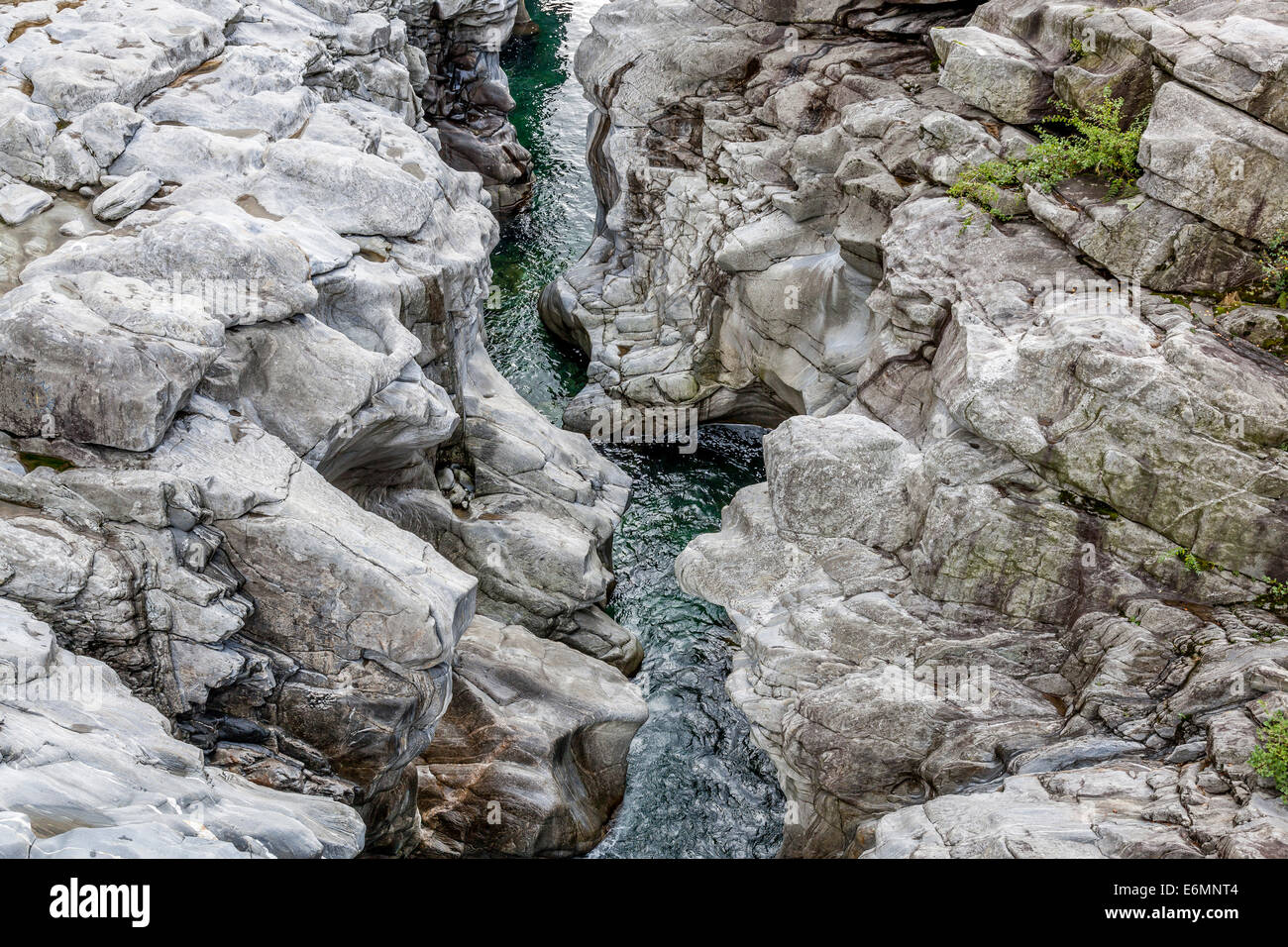 Valle di roccia granitica immagini e fotografie stock ad alta ...