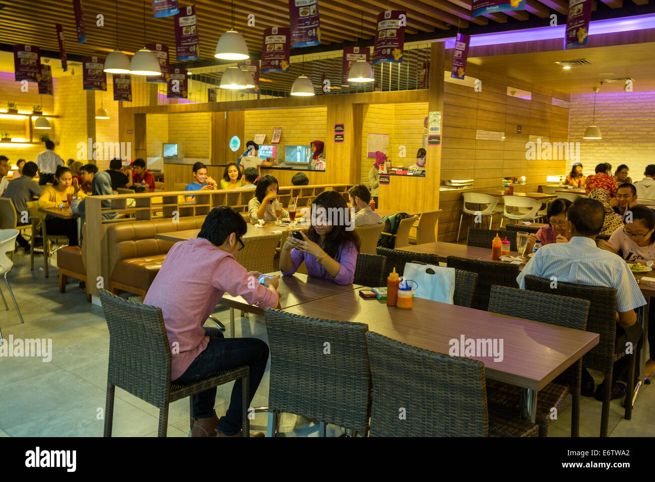 Centro commerciale food court immagini e fotografie stock ad alta ...