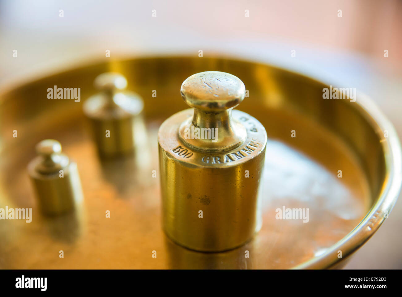 Weighing scale immagini e fotografie stock ad alta risoluzione - Alamy
