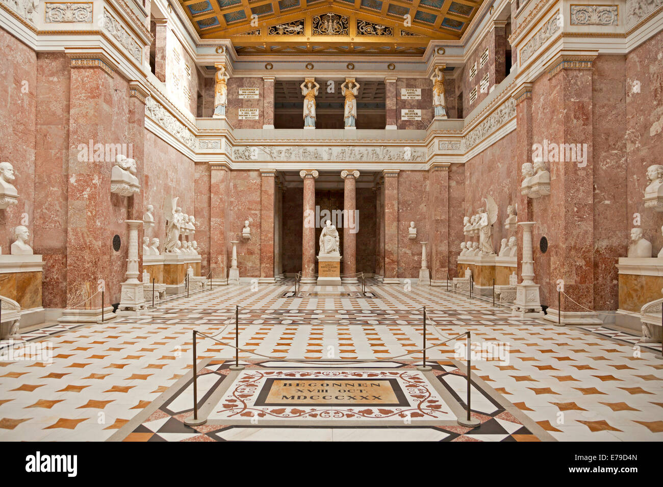 Interno del Walhalla memorial, in Donaustauf, Baviera, Germania Foto ...