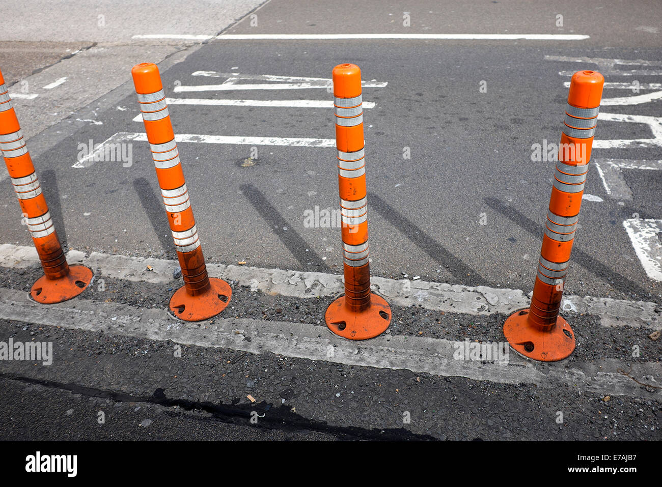 Dissuasori stradali immagini e fotografie stock ad alta risoluzione - Alamy