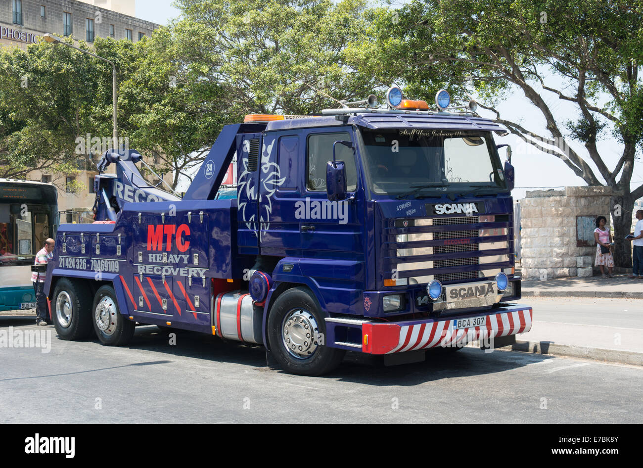 Tow truck malta immagini e fotografie stock ad alta risoluzione - Alamy