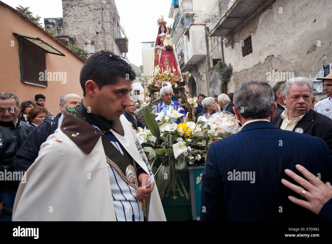 Pagani (Italia) - La festa della Vergine Maria di galline è celebrata ...