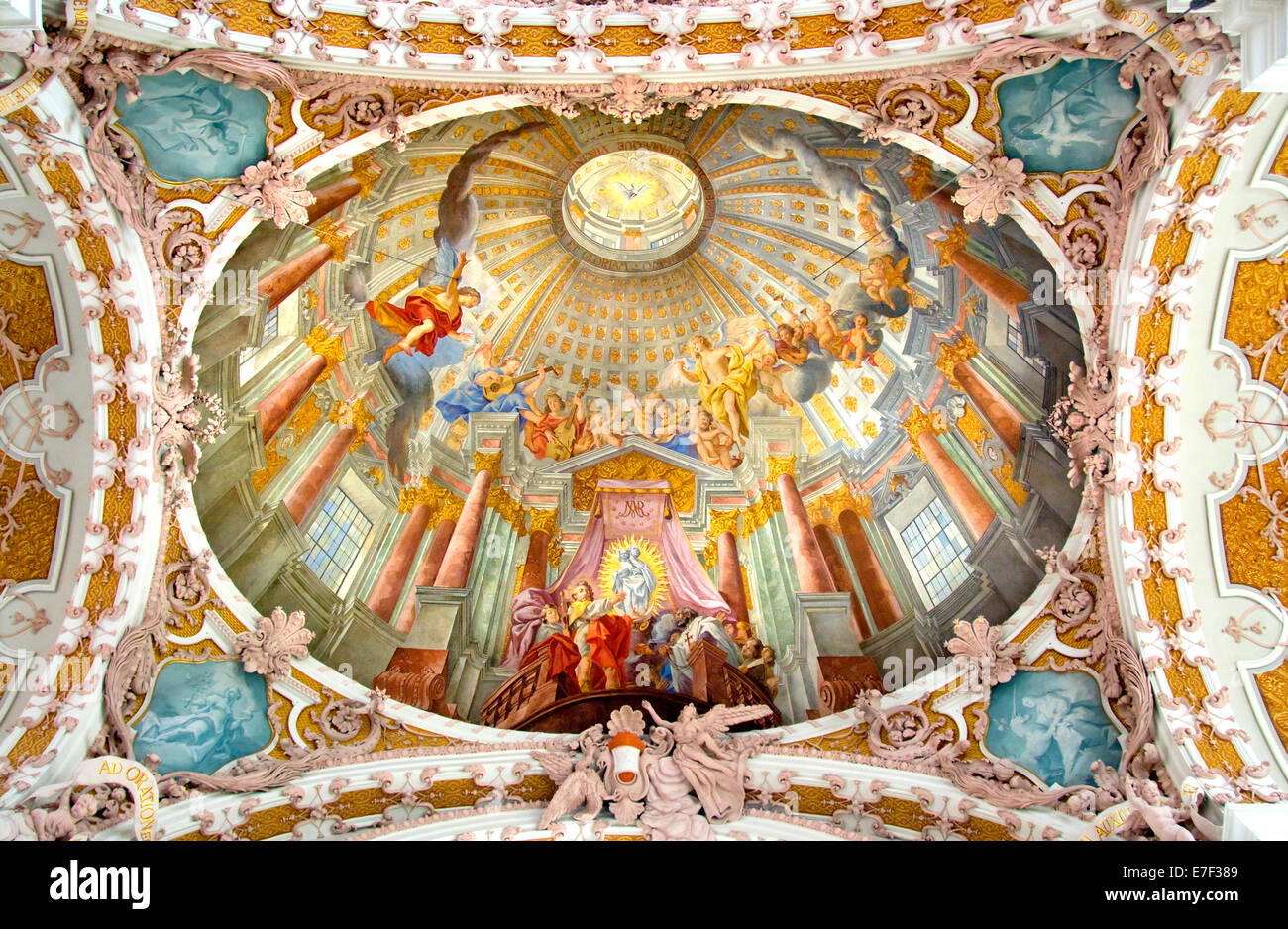 Soffitto barocco immagini e fotografie stock ad alta risoluzione - Alamy