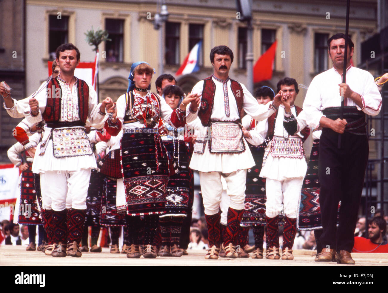 Macedonian folk dance immagini e fotografie stock ad alta risoluzione ...