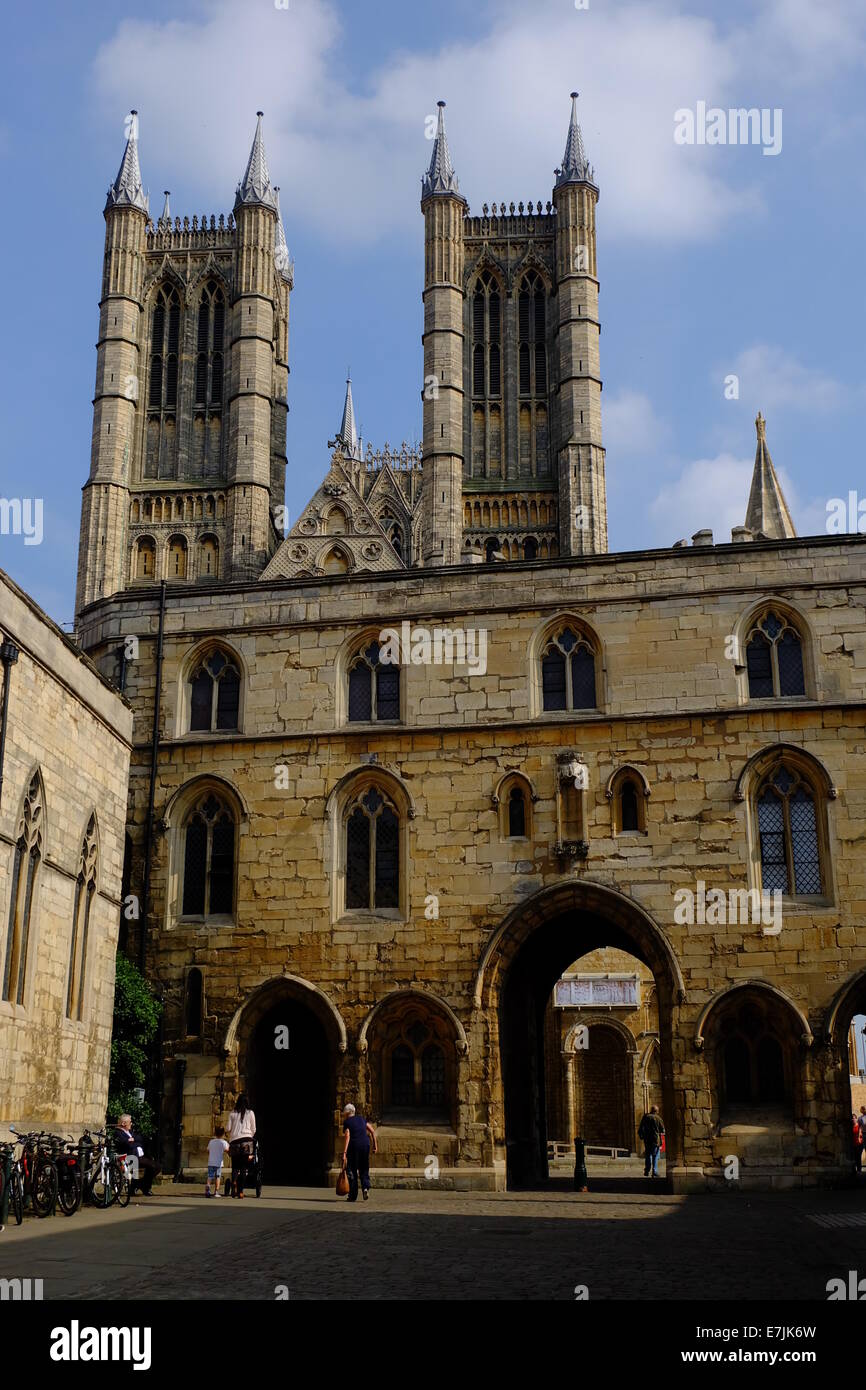 Torri della cattedrale di lincoln immagini e fotografie stock ad alta ...