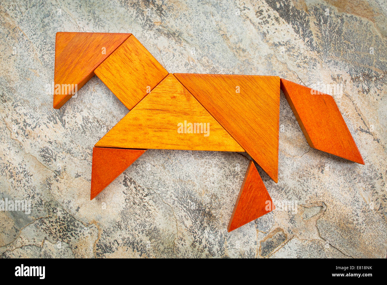 Red tangram square immagini e fotografie stock ad alta risoluzione - Alamy