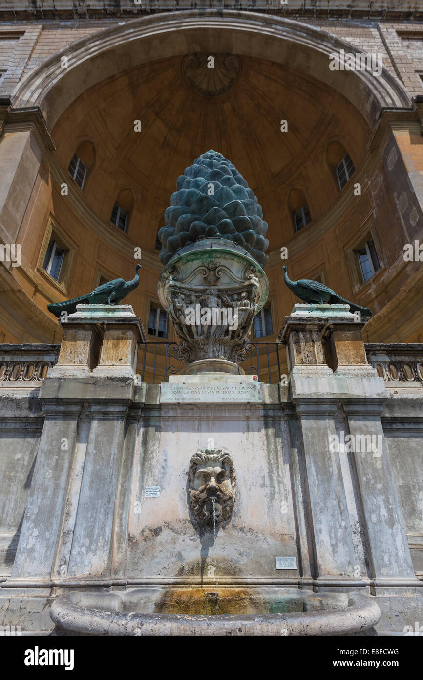 Fontana della Pigna (Pigna fontana), Cortile del Belvedere, il Museo ...