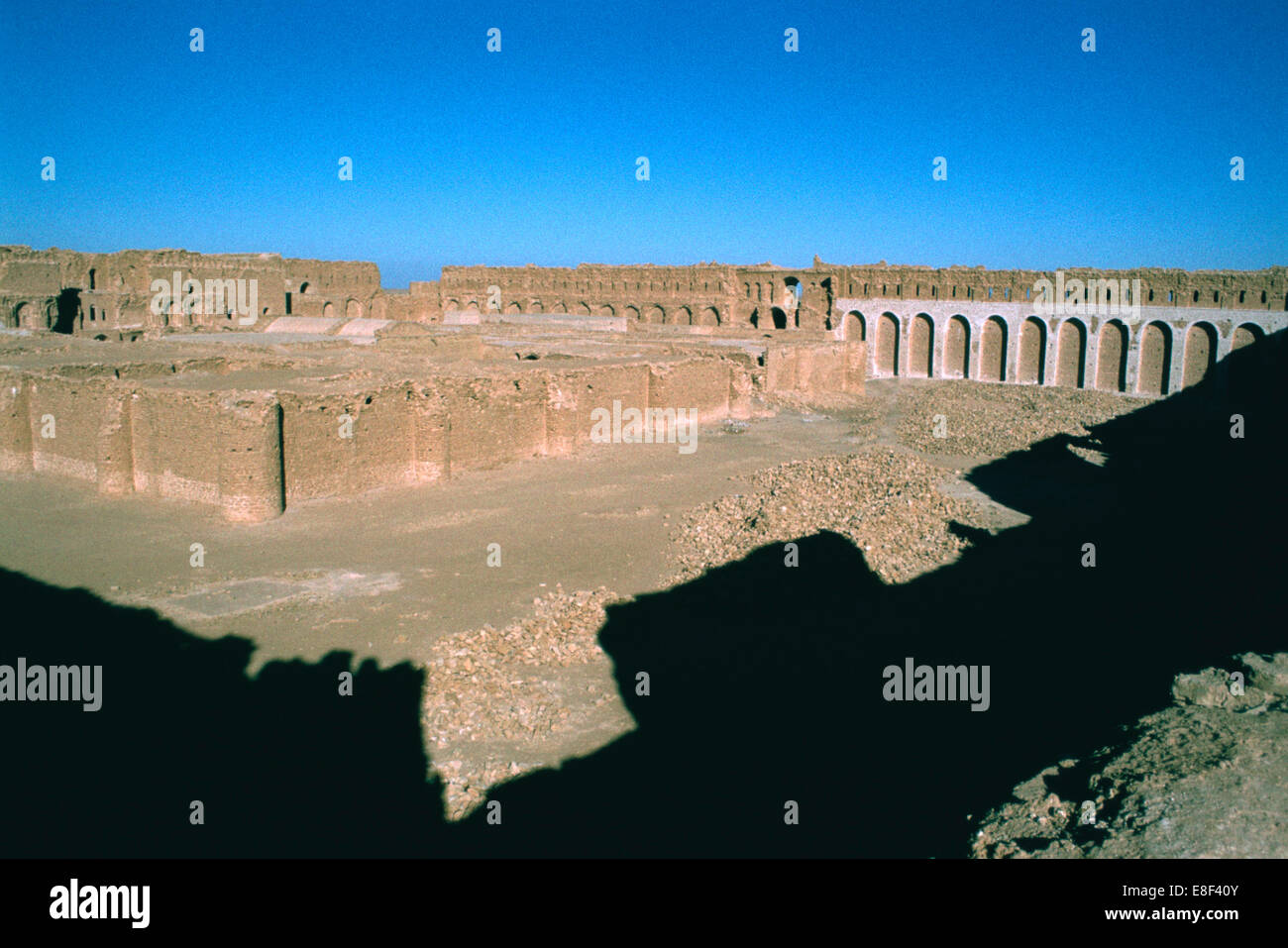 Ukhaidir castle immagini e fotografie stock ad alta risoluzione - Alamy