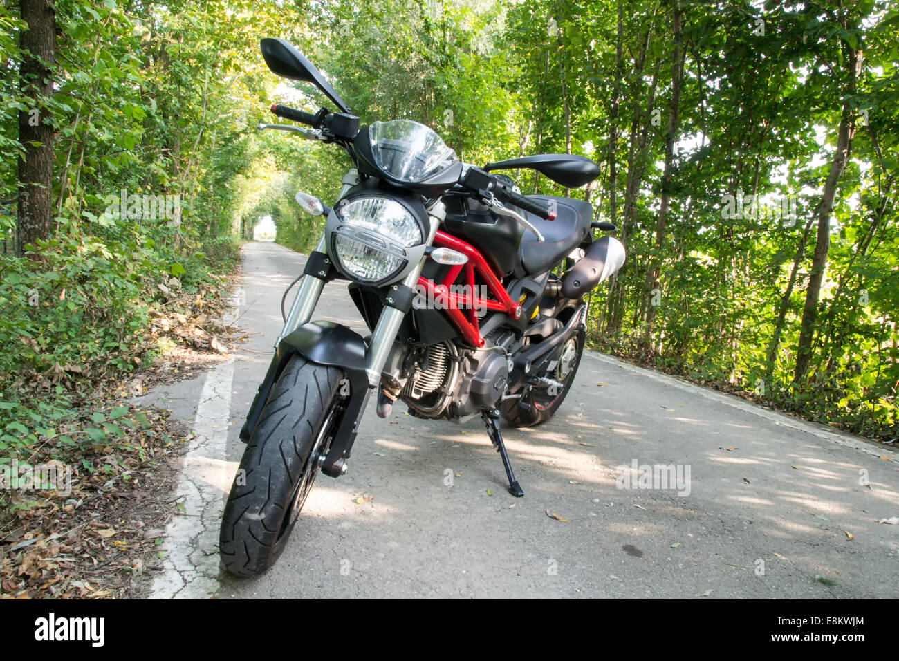 Mostro moto immagini e fotografie stock ad alta risoluzione - Alamy