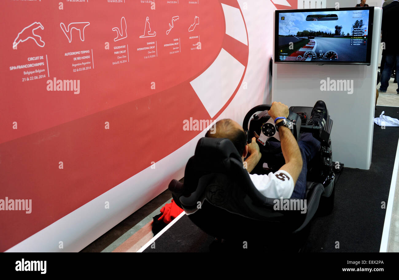 Formula e simulatore immagini e fotografie stock ad alta risoluzione ...