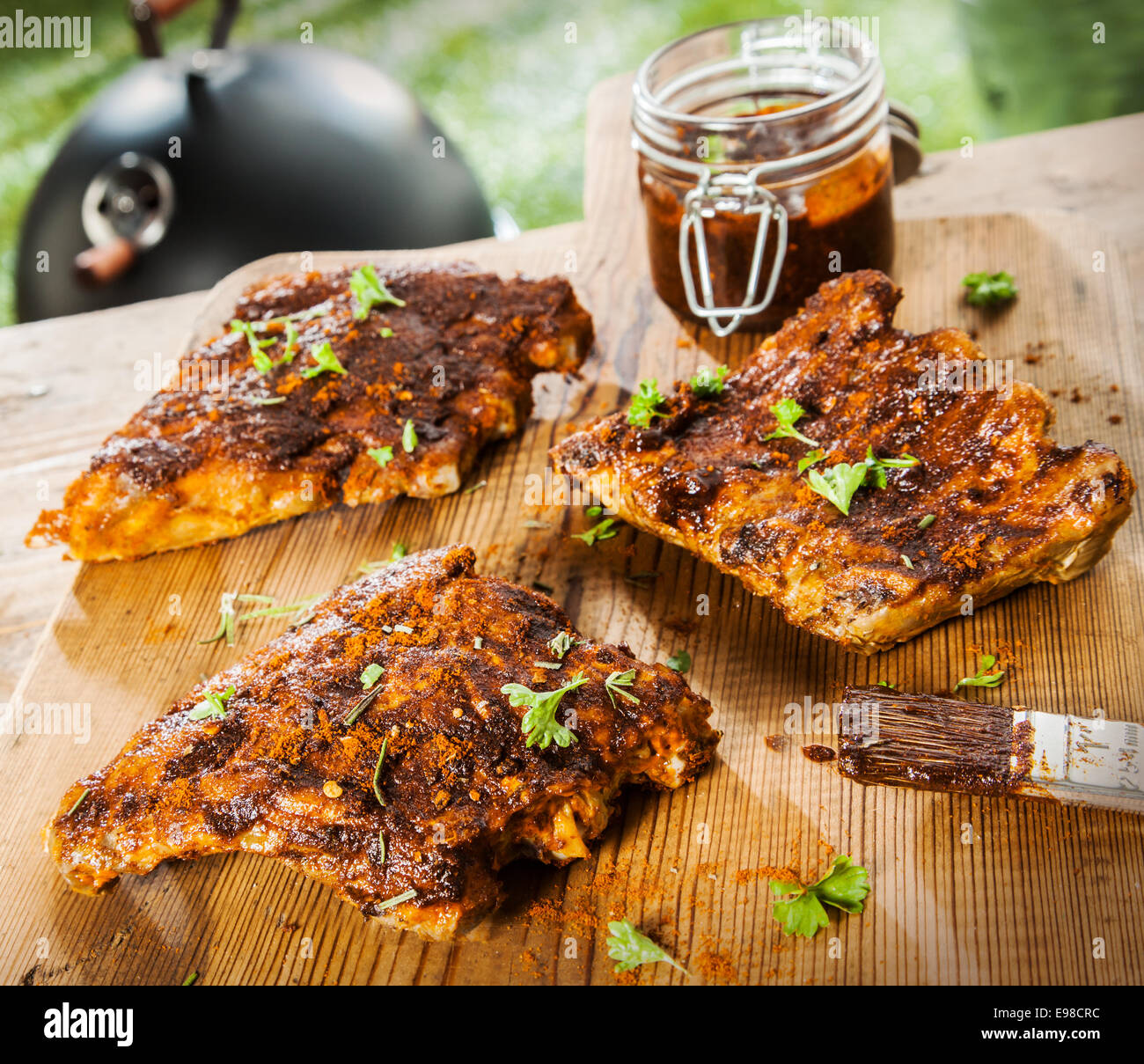 Barbecue rustico immagini e fotografie stock ad alta risoluzione - Alamy