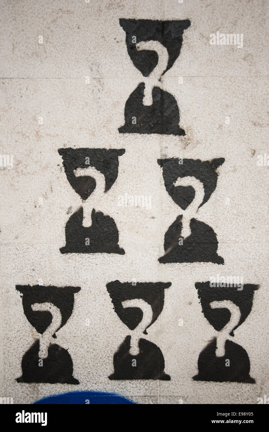 Simbolo della clessidra immagini e fotografie stock ad alta risoluzione ...