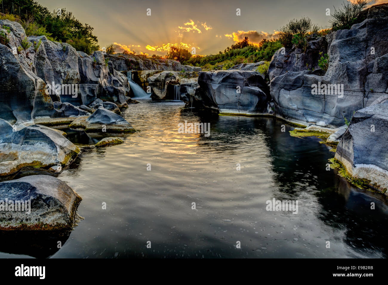 Fiume alcantara immagini e fotografie stock ad alta risoluzione - Alamy
