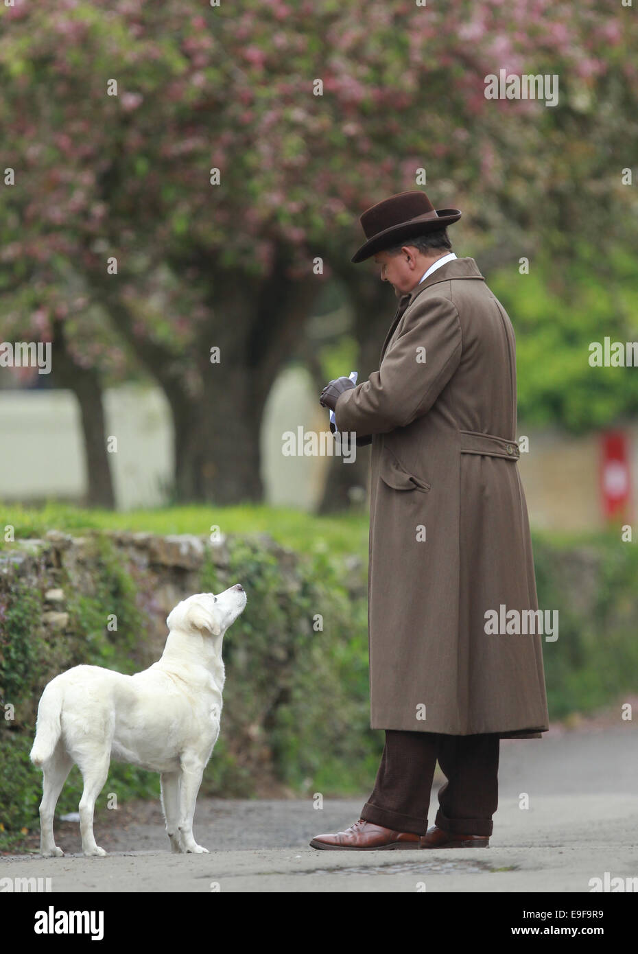 Il cast di Cavendish Abbazia di scene di film sulla posizione al di ...