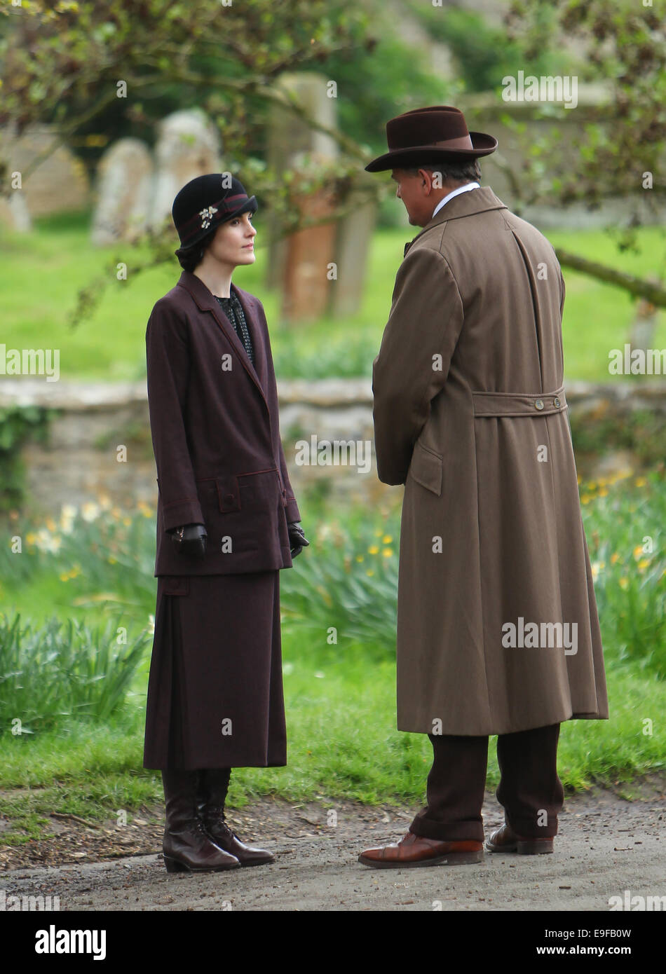 Il cast di Cavendish Abbazia di scene di film sulla posizione al di ...