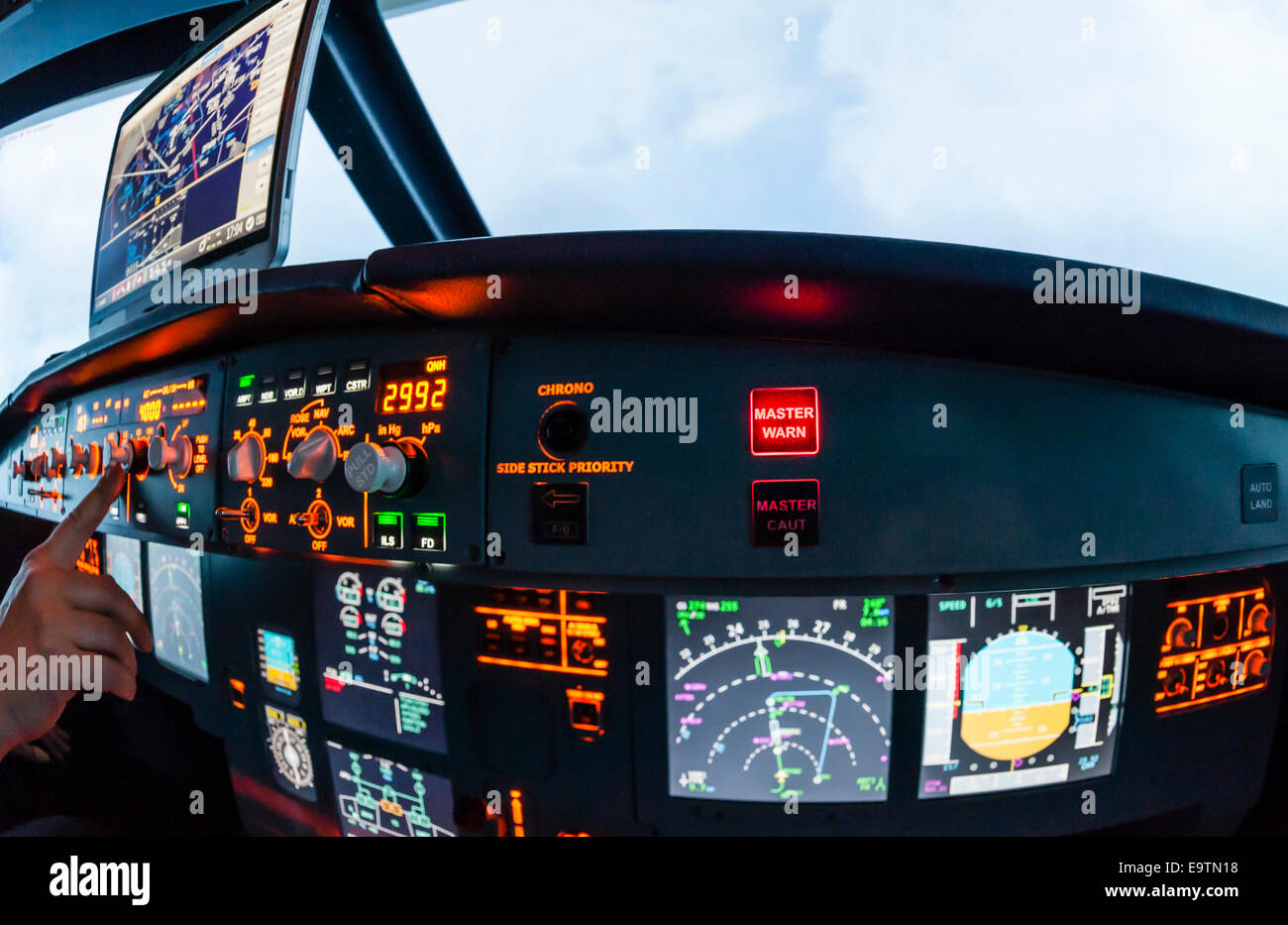 Instrument panel cockpit airbus a320 immagini e fotografie stock ad ...