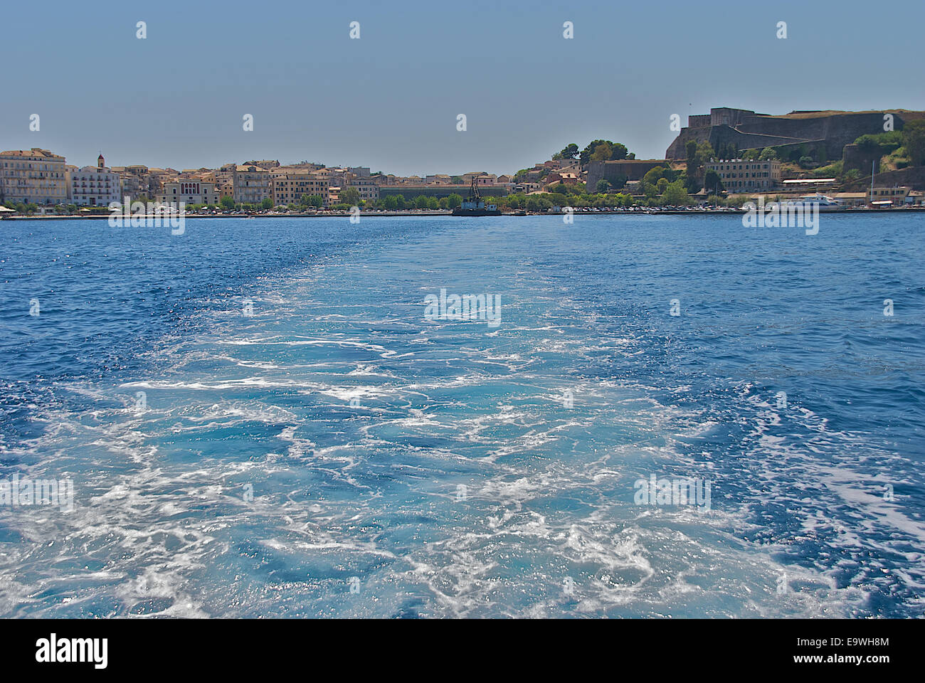 Vista dalla fortezza al mare immagini e fotografie stock ad alta ...