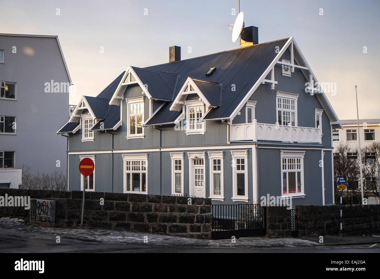 Casa street immagini e fotografie stock ad alta risoluzione - Alamy