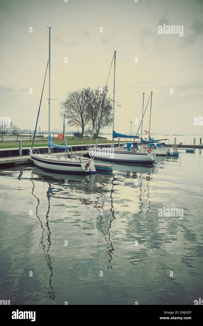 Barca Di Mare Verticale Immagini e Fotos Stock - Alamy