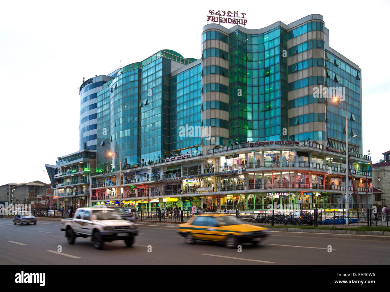 Bole road addis ababa ethiopia immagini e fotografie stock ad alta risoluzione - Alamy