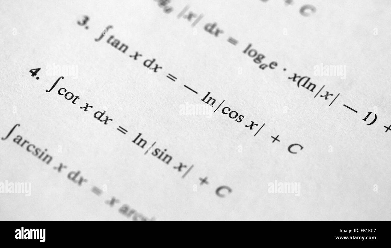 Formule matematiche immagini e fotografie stock ad alta risoluzione - Alamy