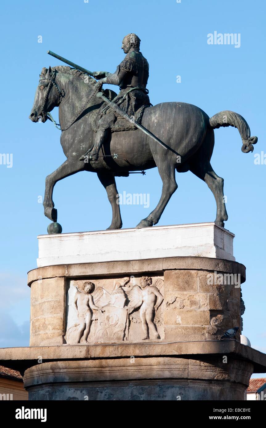 Statua equestre del gattamelata di donatello immagini e fotografie ...