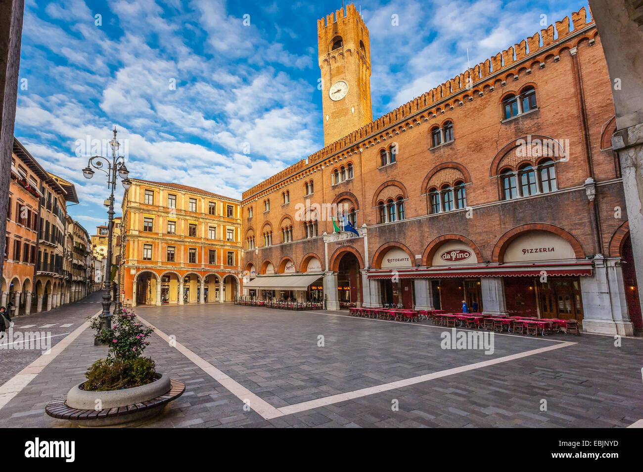 Piazza dei signori treviso veneto immagini e fotografie stock ad alta ...