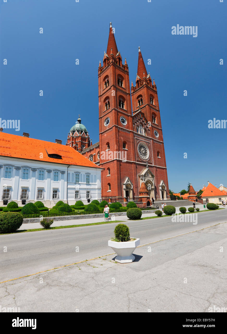Cattedrale di dakovo immagini e fotografie stock ad alta risoluzione ...