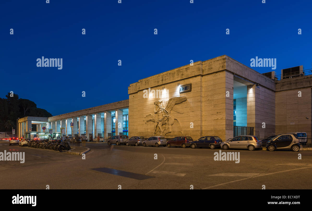 Stazione ferroviaria ostiense di roma immagini e fotografie stock ad ...