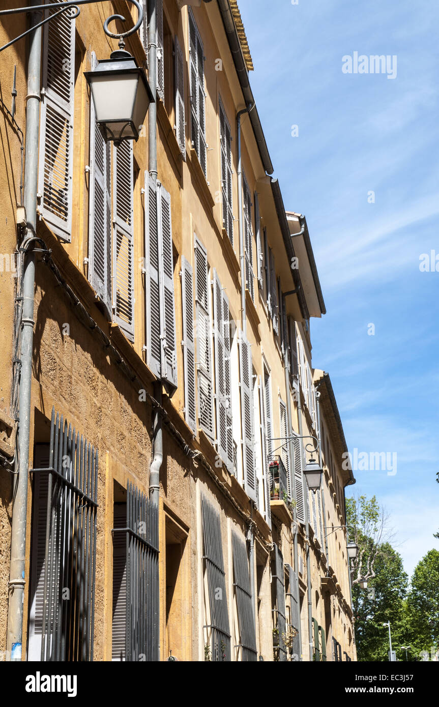 Facciate ocra immagini e fotografie stock ad alta risoluzione - Alamy