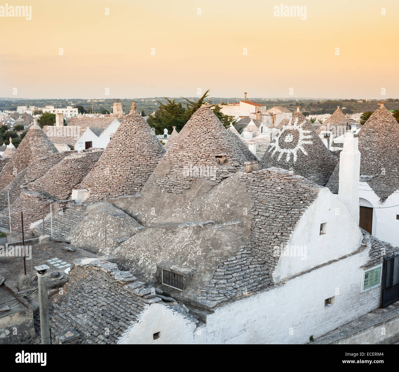 Trulli, le tipiche case antiche di Alberobello in Puglia, Italia Foto ...