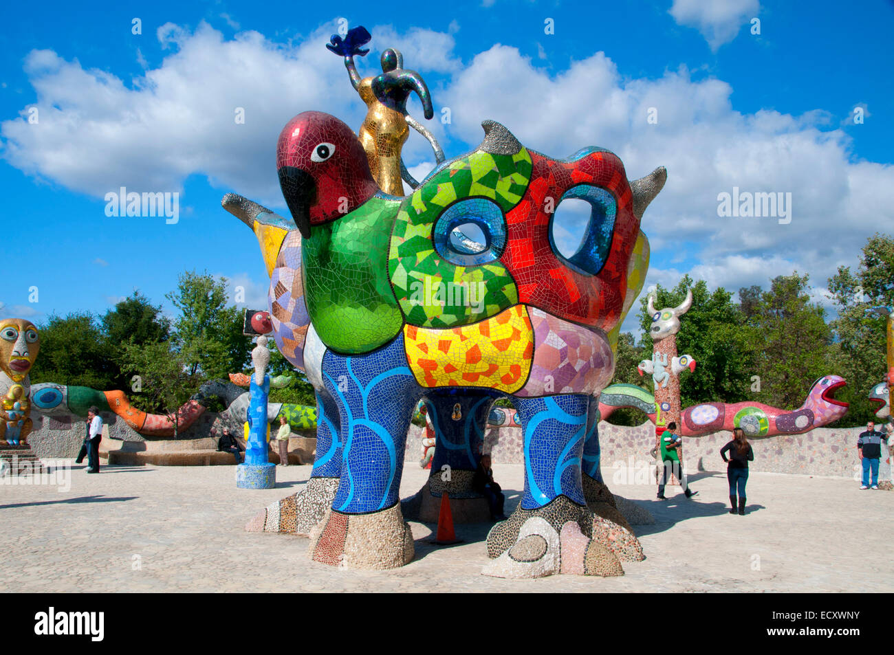 Regina Califia e Eagle Trono, Regina Califia il cerchio magico (Niki de ...