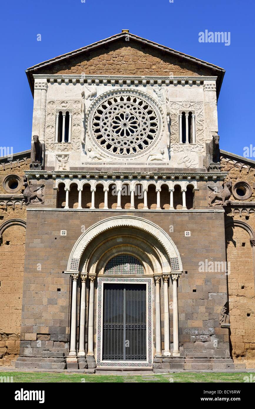 Chiesa romanica di san pietro immagini e fotografie stock ad alta ...