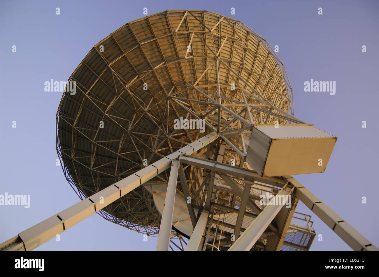 Radiotelescopio: stazione di radioastronomia in Medicina, Italia una ...