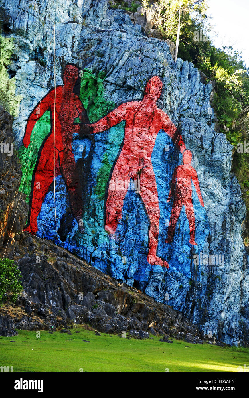 Mural de la Prehistoria (preistoria) da Leovigildo Gonzalez, Valle di ...
