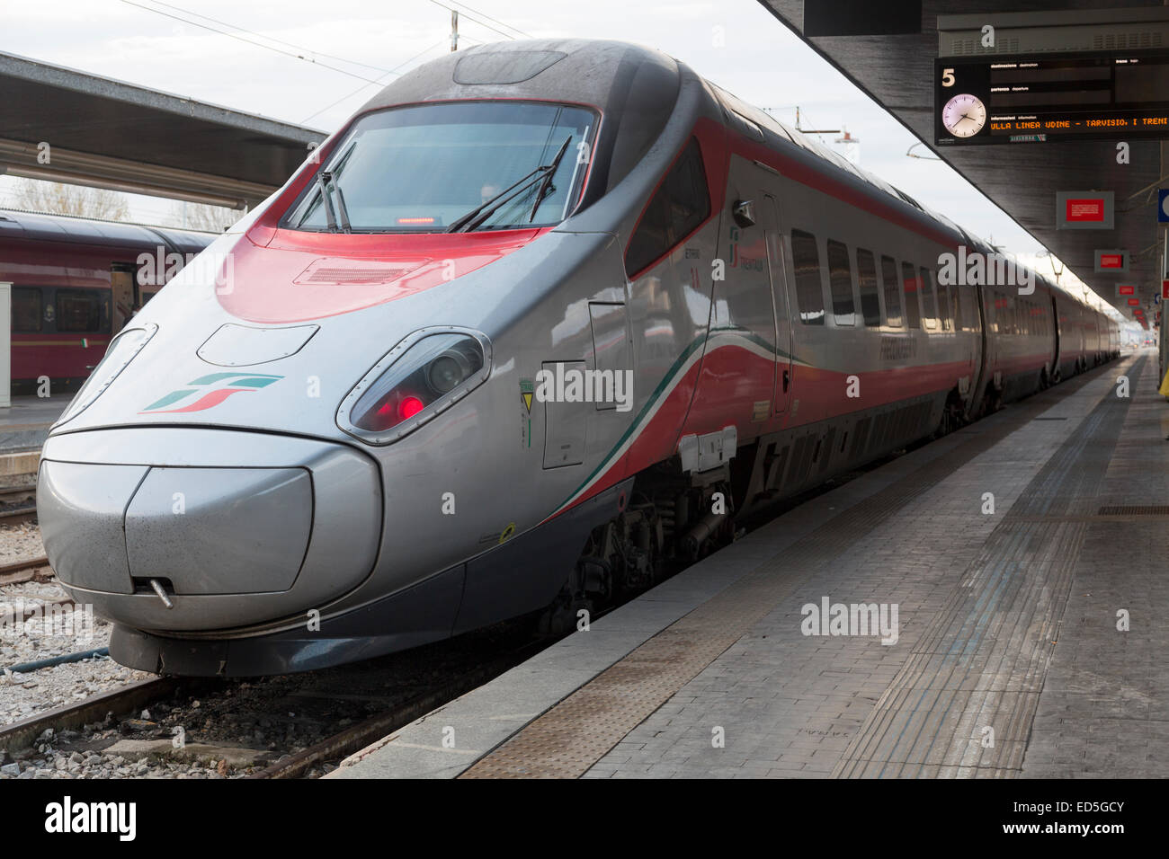Etr 600 frecciargento immagini e fotografie stock ad alta risoluzione ...