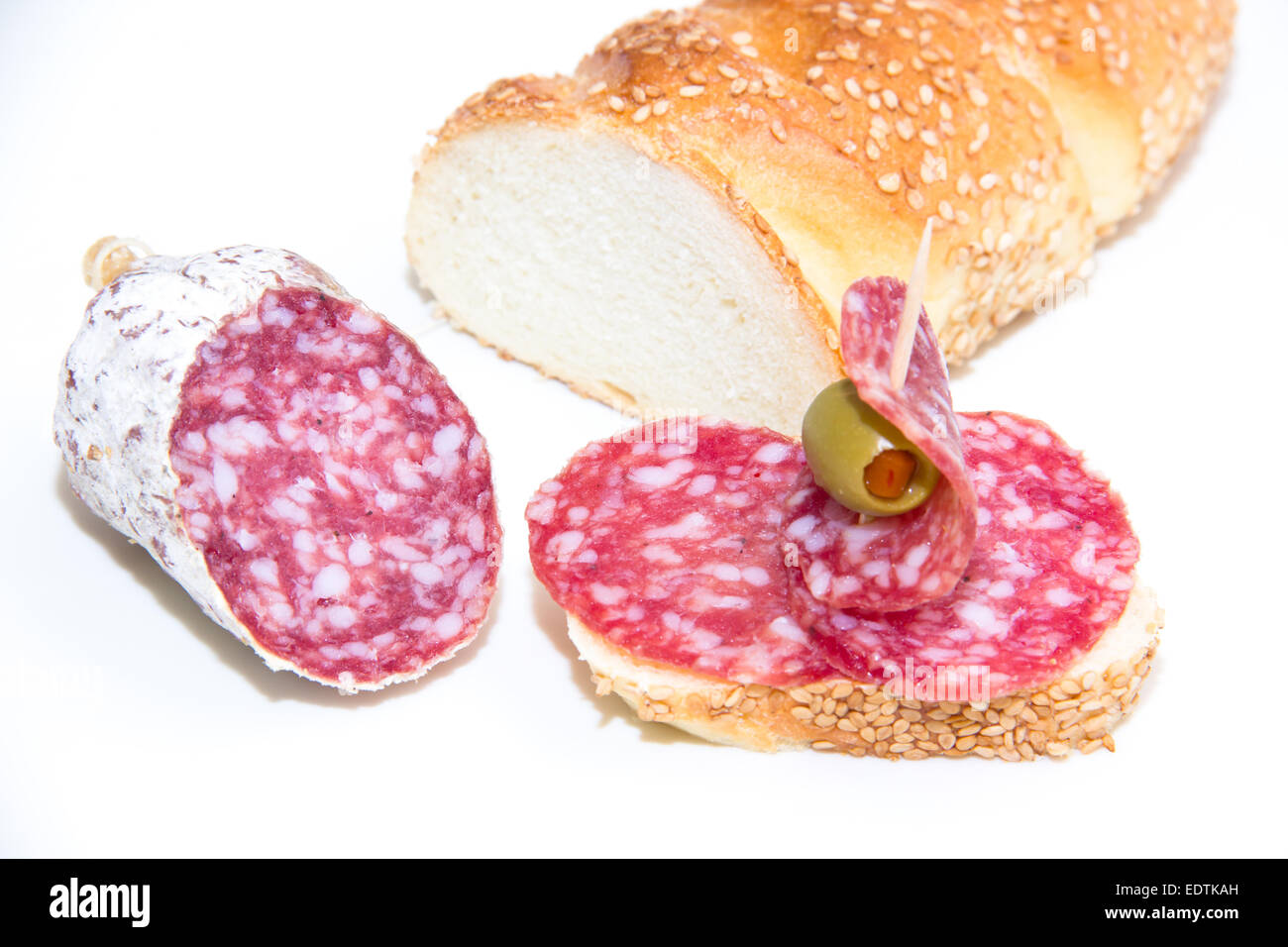 Panino aperto con salame immagini e fotografie stock ad alta ...