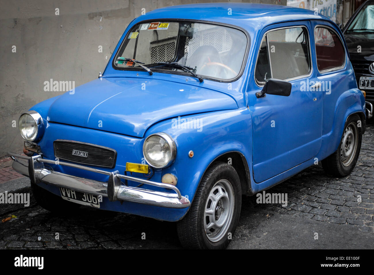 Old blue fiat 500 car immagini e fotografie stock ad alta risoluzione ...