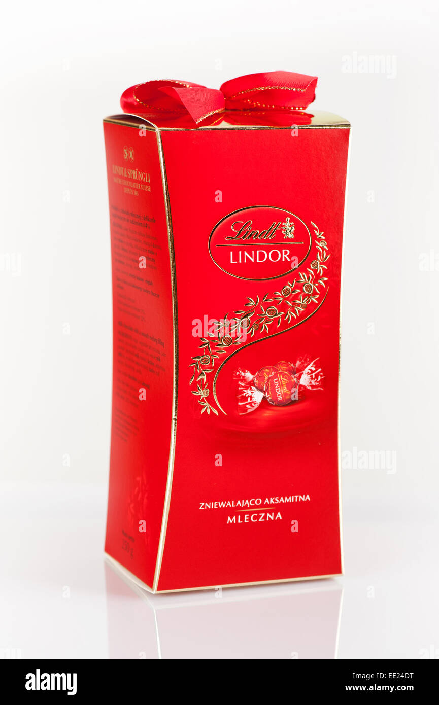 Lindt lindor chocolates immagini e fotografie stock ad alta risoluzione ...
