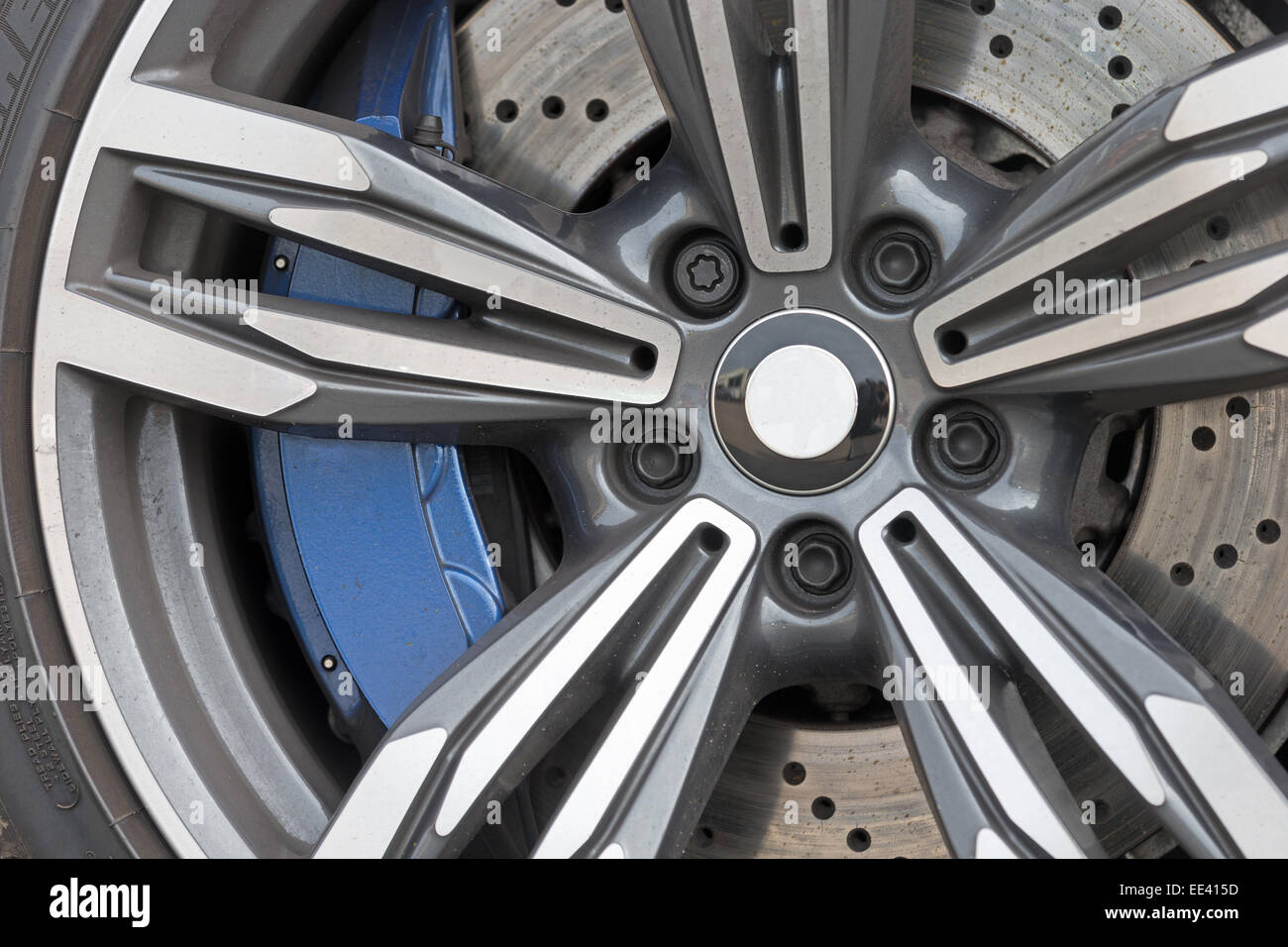 Cerchio in alluminio per auto immagini e fotografie stock ad alta ...