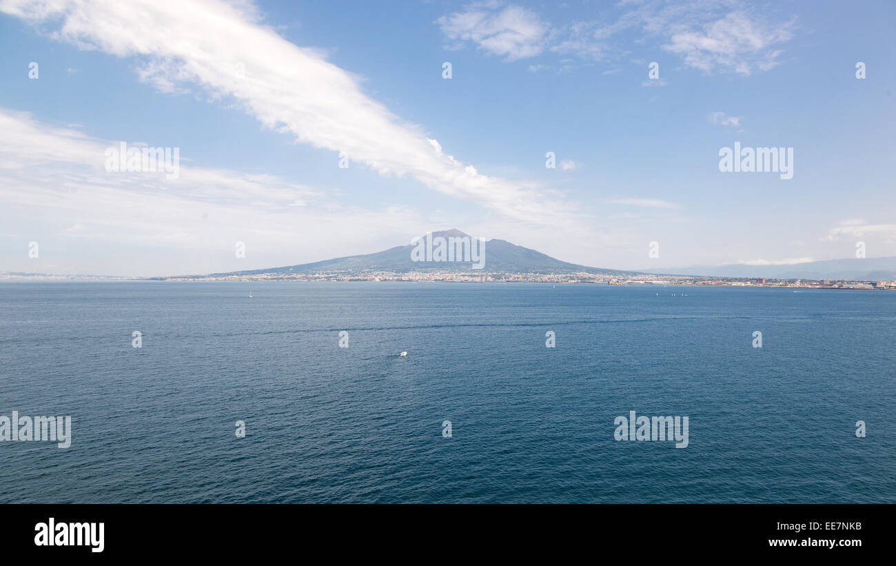 Vulcano vesuvio e il golfo di napoli immagini e fotografie stock ad ...