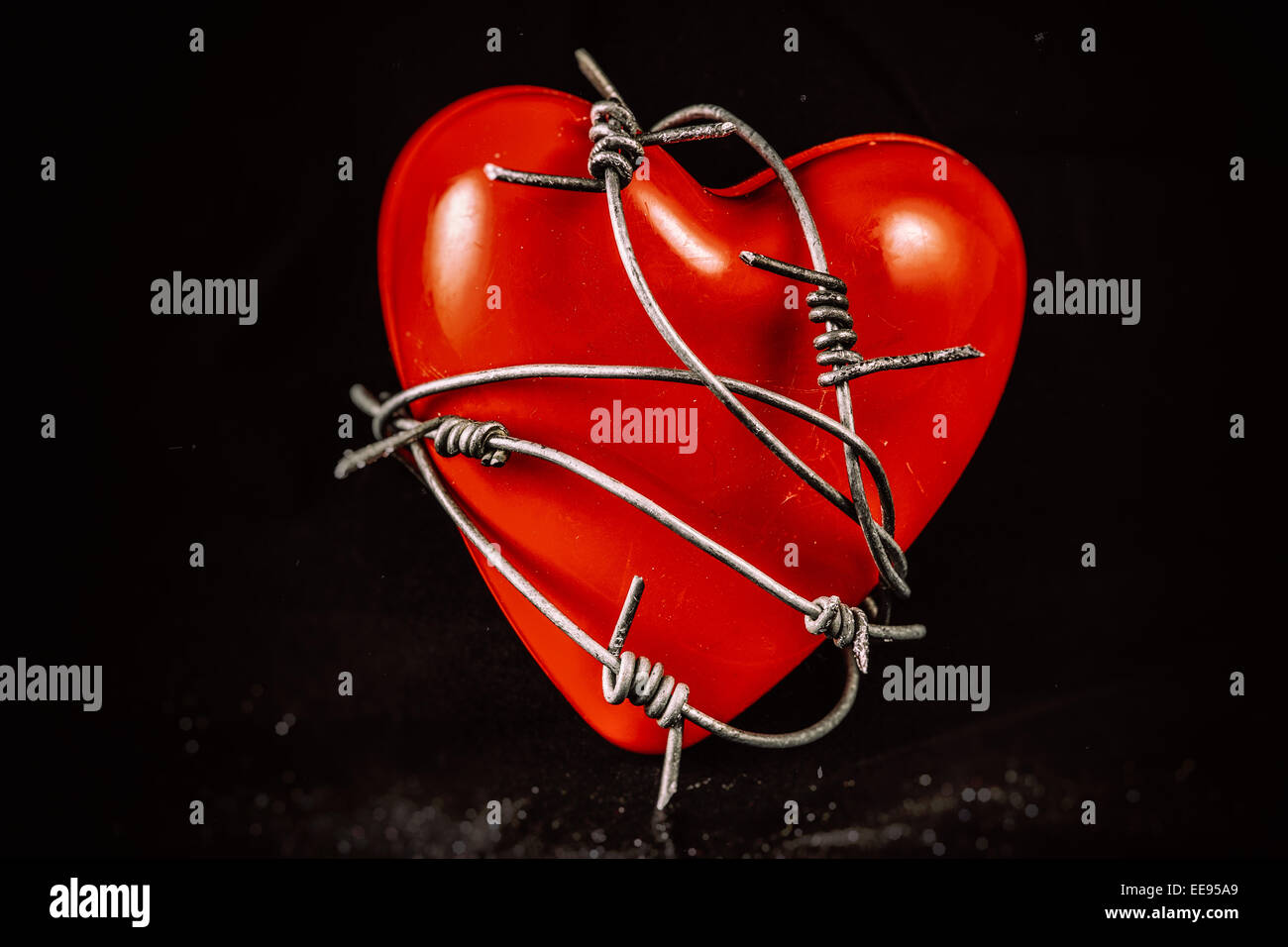 Cuore filo spinato immagini e fotografie stock ad alta risoluzione - Alamy