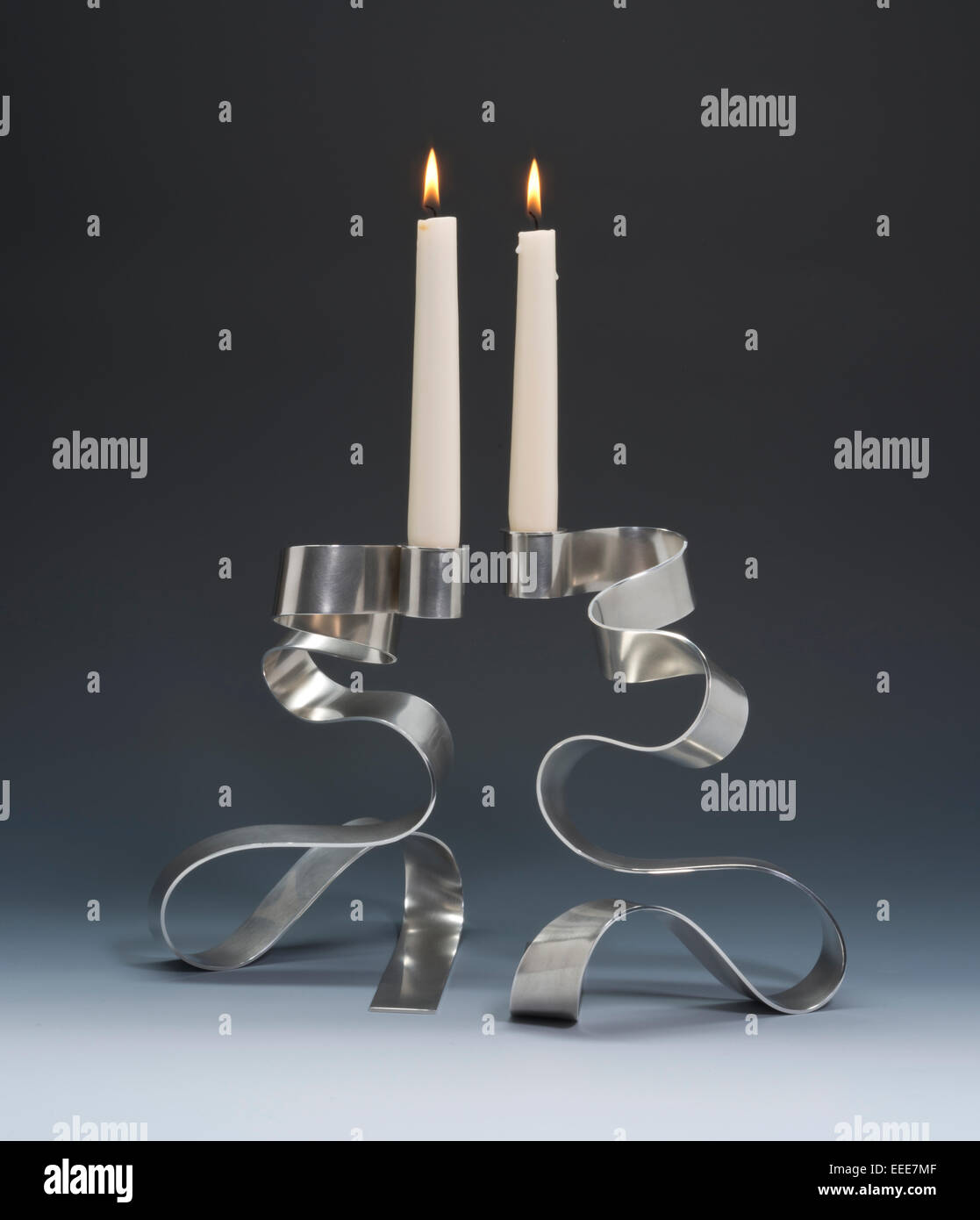 Candele accese immagini e fotografie stock ad alta risoluzione - Alamy
