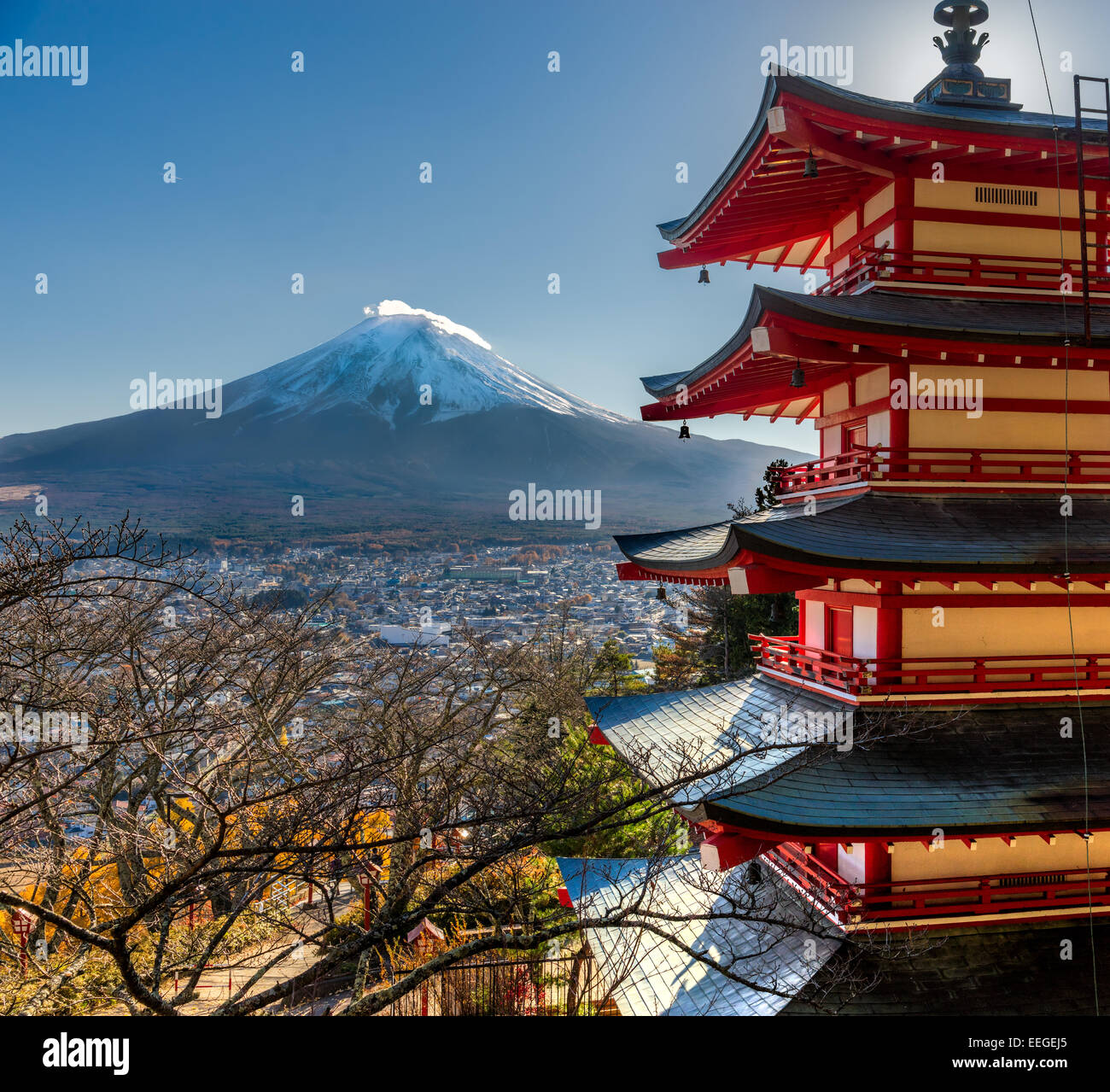 Il monte Fuji e alla Pagoda Chureito, Giappone Foto stock - Alamy