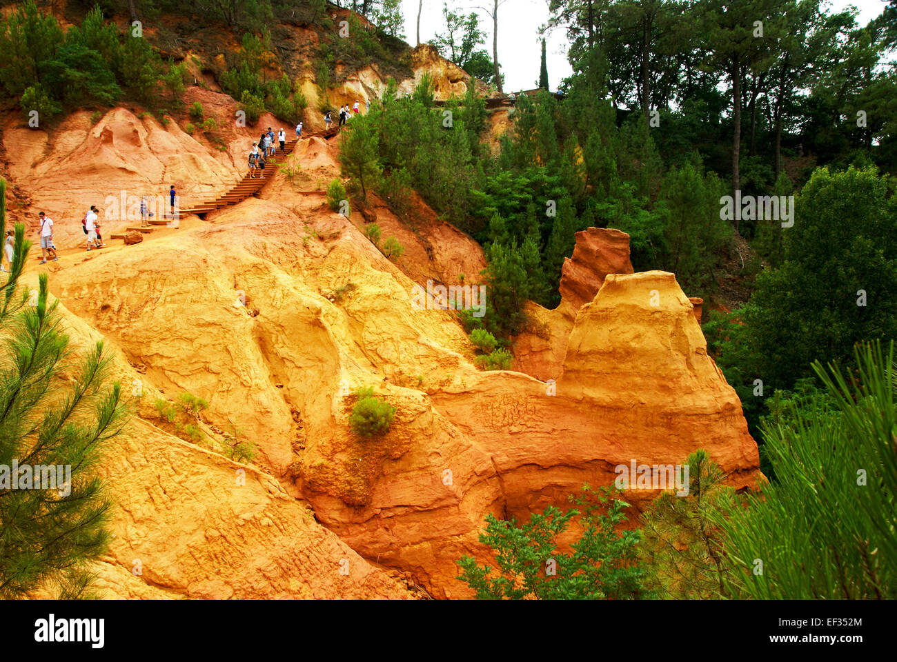 Luberon massif immagini e fotografie stock ad alta risoluzione - Alamy